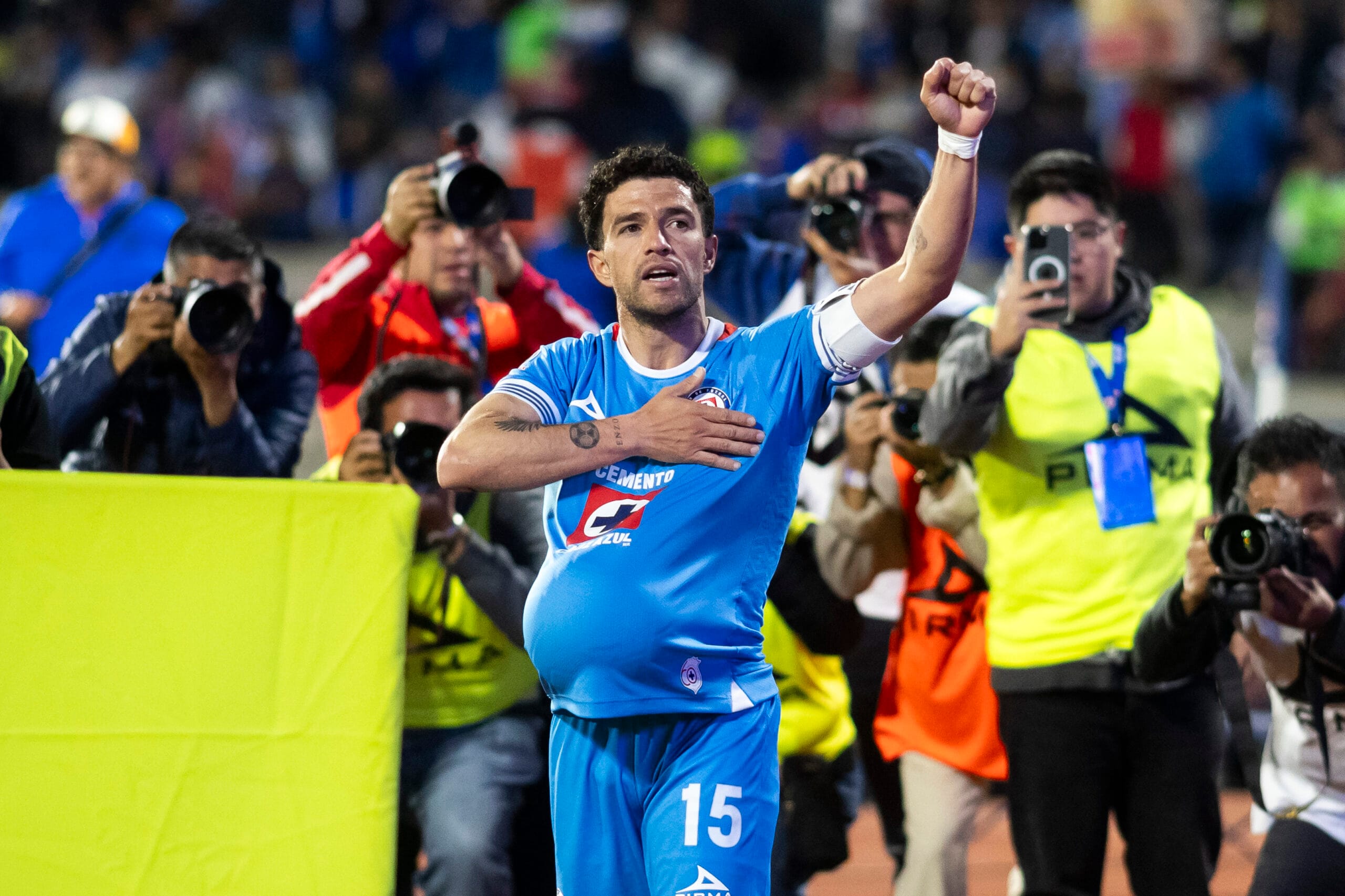 Cruz Azul ganó en el final a Pachuca y obtuvo su primer triunfo en casa