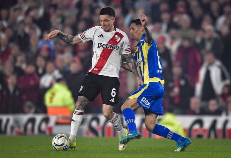 Aníbal Moreno salió lesionado en River y alarmó a la Selección